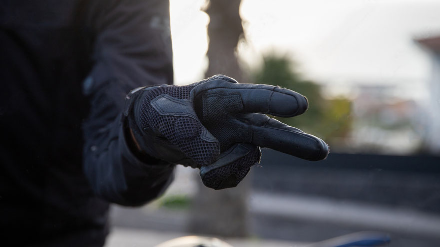 Tout savoir sur le salut motard - BMW Motorrad Groupe GRIM