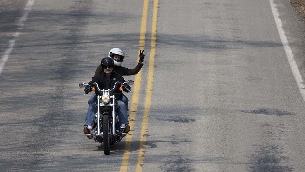 Tout savoir sur le salut motard - BMW Motorrad Groupe GRIM