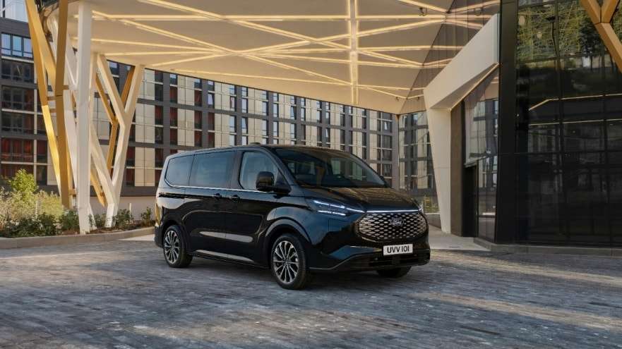 FORD PRO DÉVOILE UN NOUVEAU VÉHICULE 100% ÉLECTRIQUE : LE E-TOURNEO ...