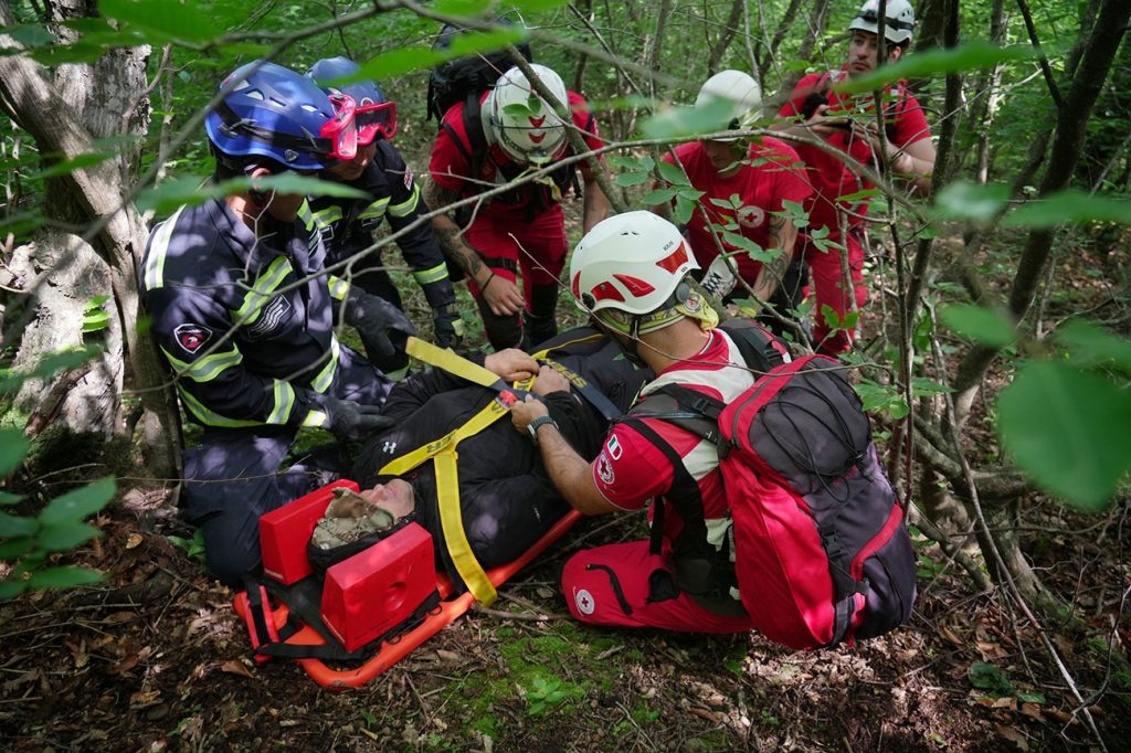 Defender et la Croix-Rouge Britannique célèbrent leur partenariat