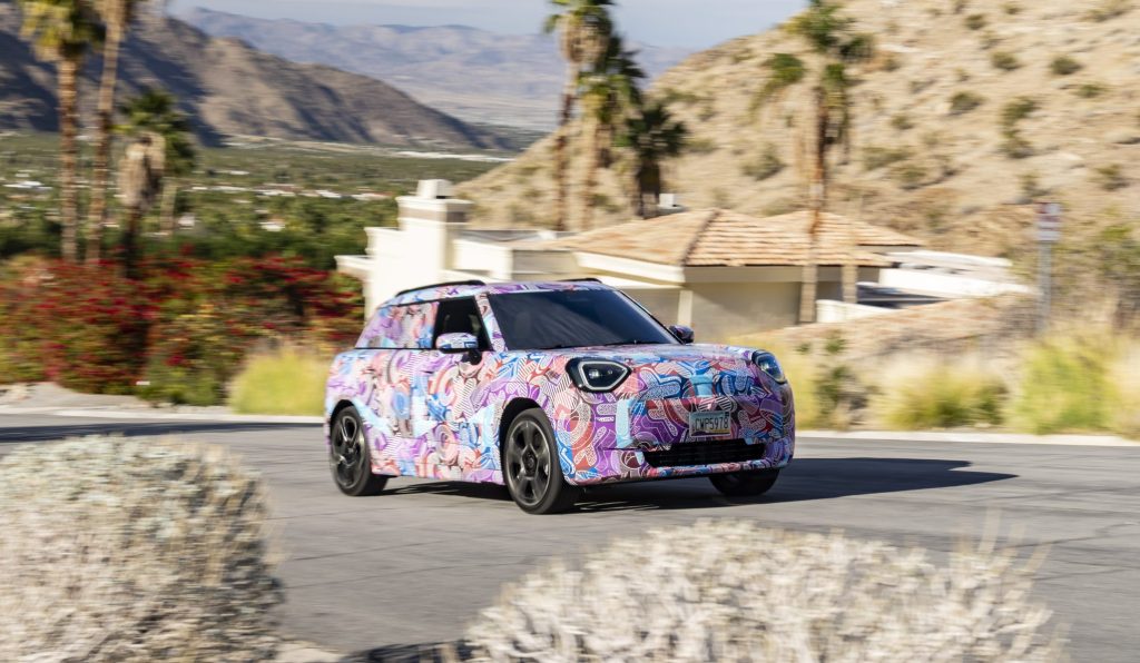 La MINI Aceman présentée à l'occasion d'Auto China 2024.