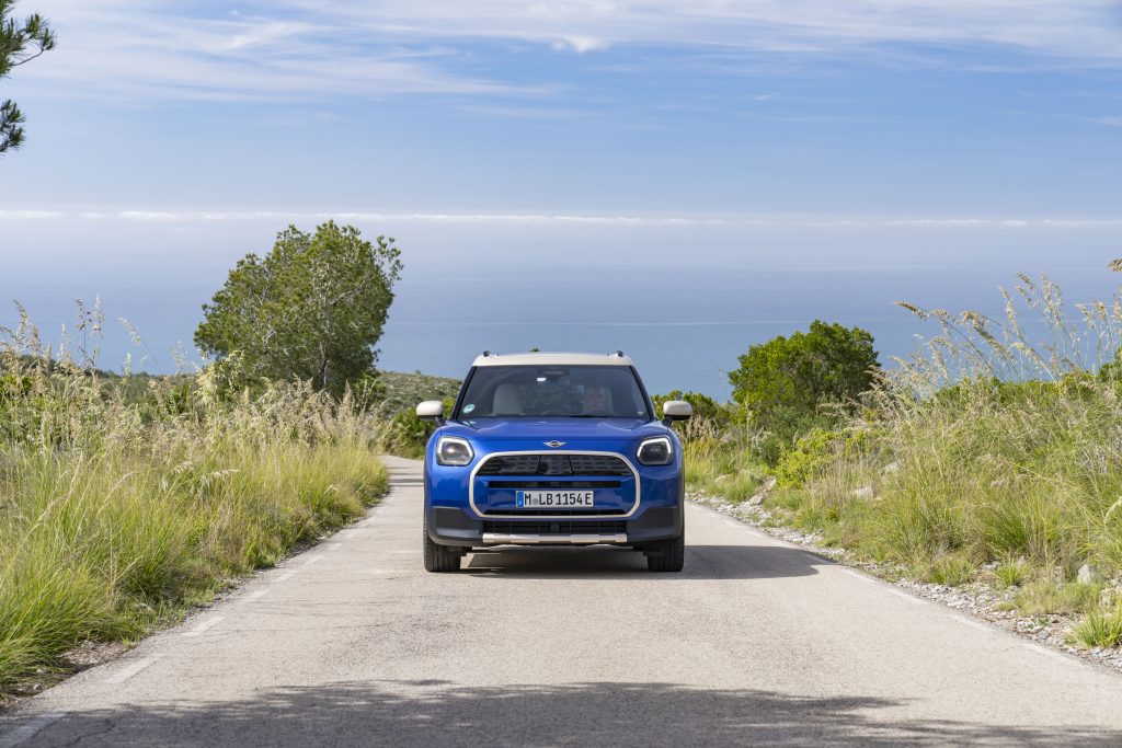 Le MINI Countryman E en finition Favoured : 100% électrique.